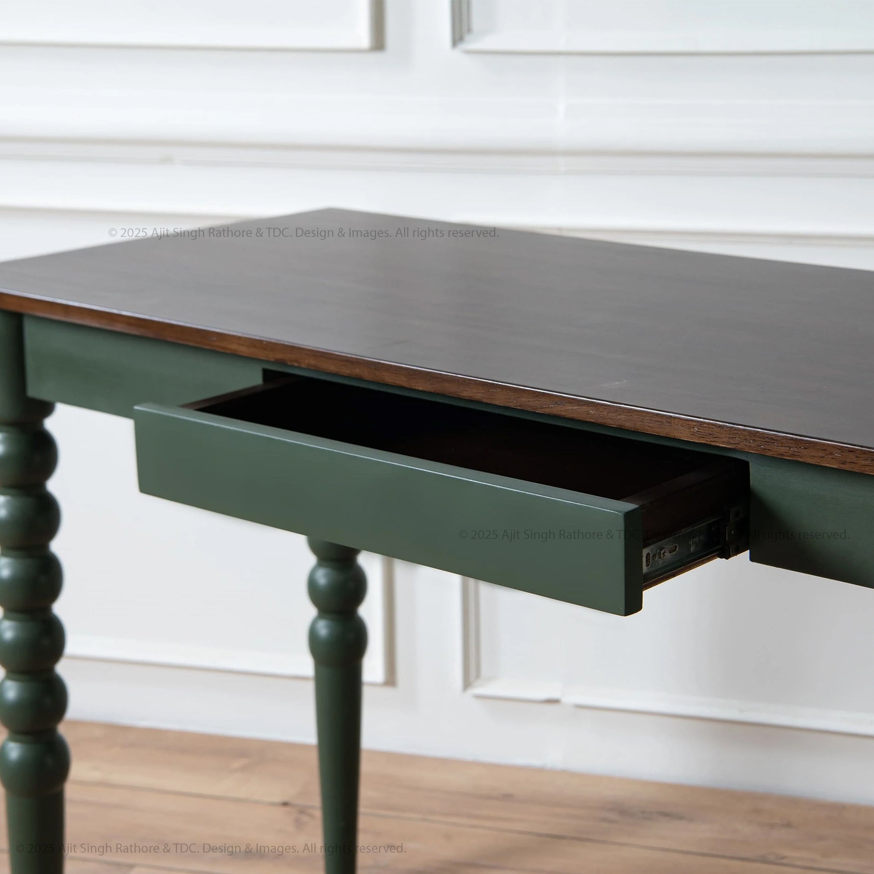 Lockport Minimalist Solid Wood Bobbin Legs Console Table – theruralart.com